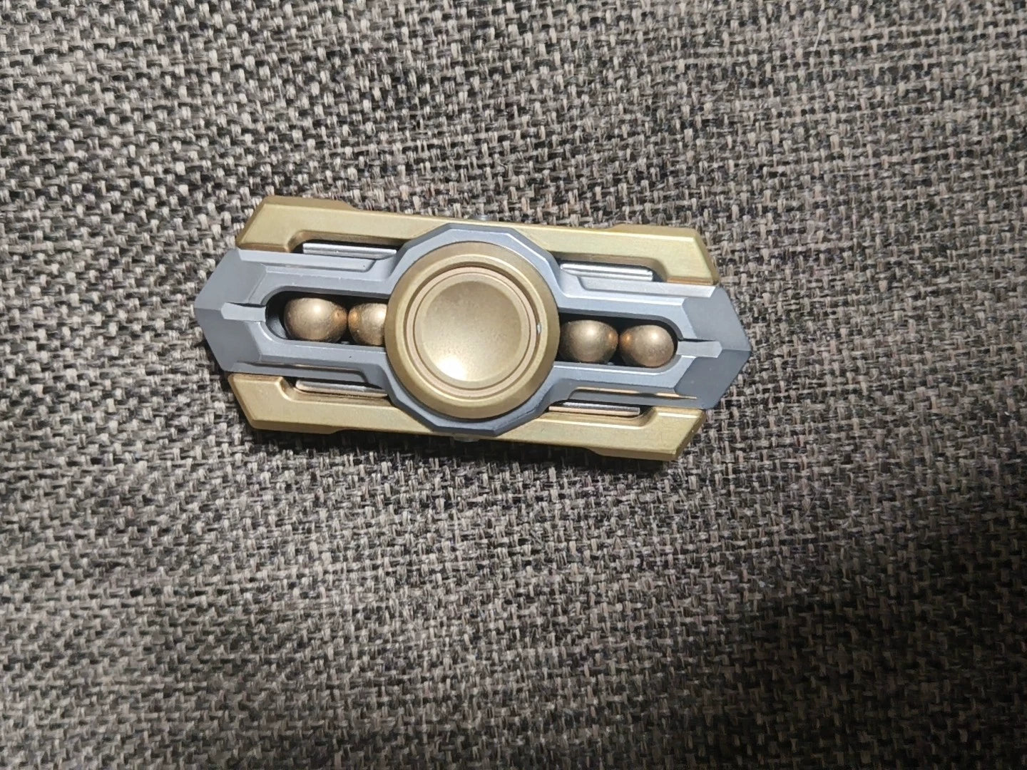 MACKIE BAR Armored Knight Spinner Pre-owned